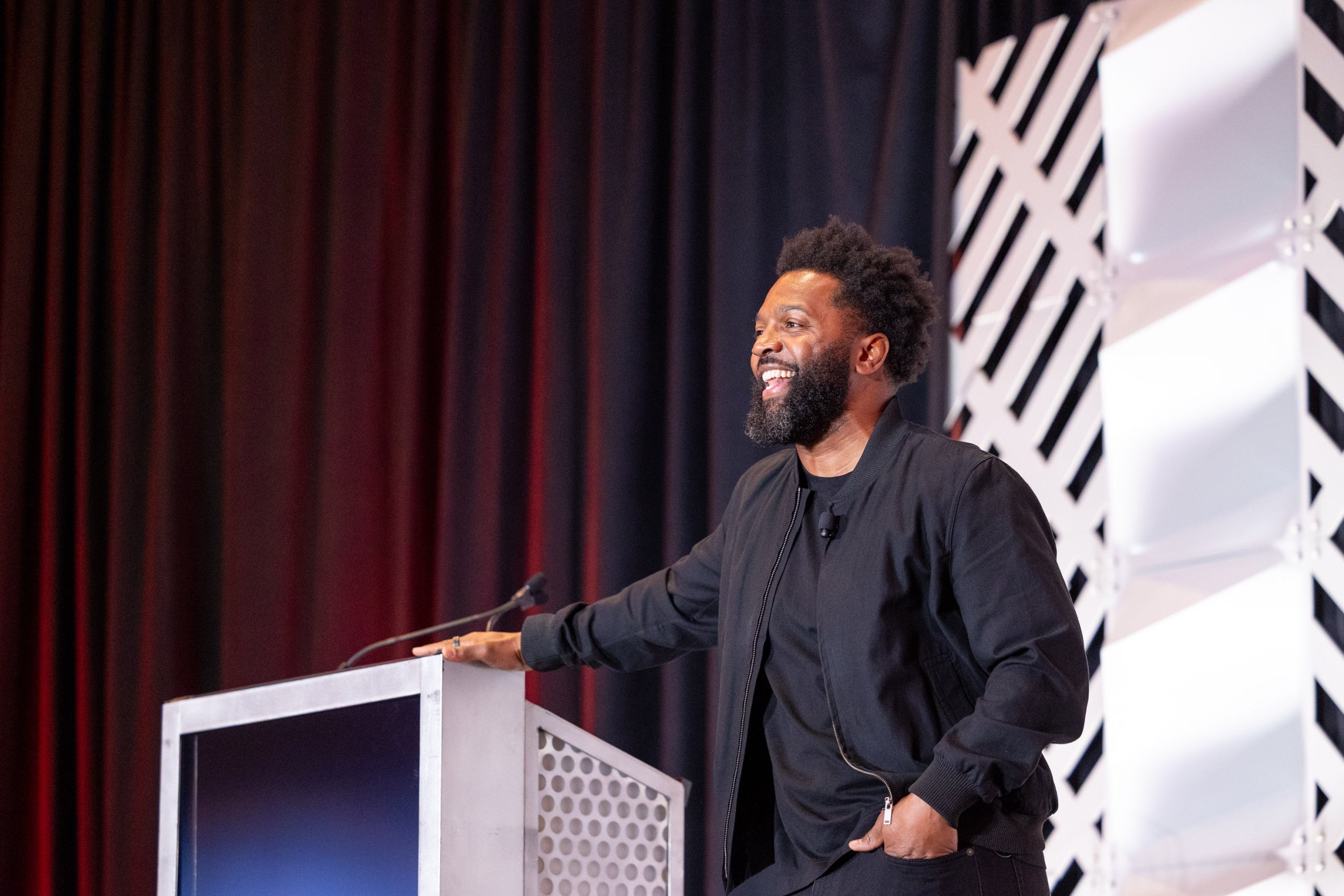 Baratunde Thurston teaches AIA leaders “How to citizen" | The American ...